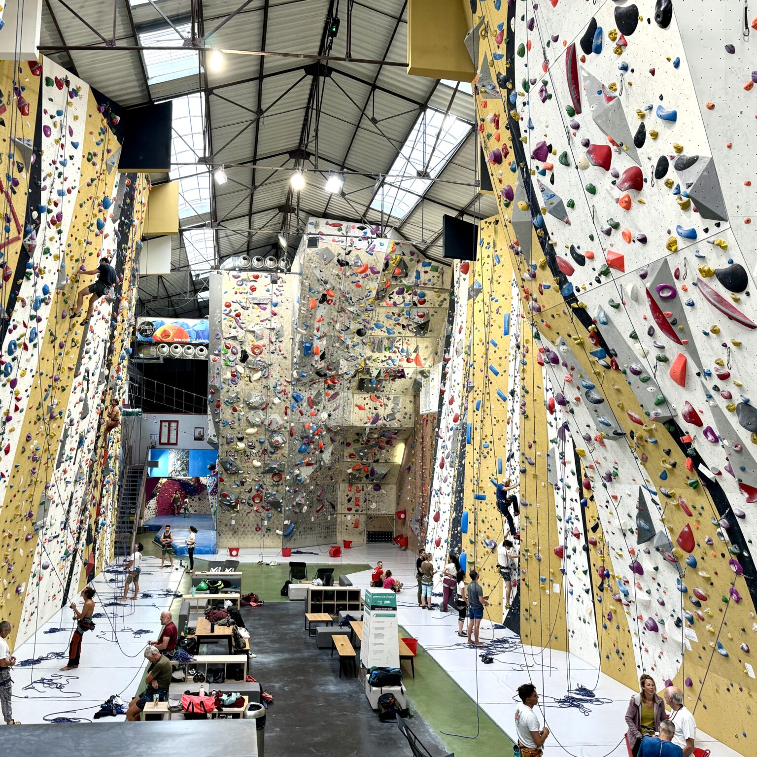 La salle d'escalade en photos et vidéos | Climb Up Gerland